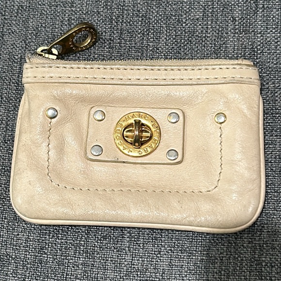 Marc By Marc Jacobs | Bags | Marc By Marc Jacobs Beige Leather Coin ...